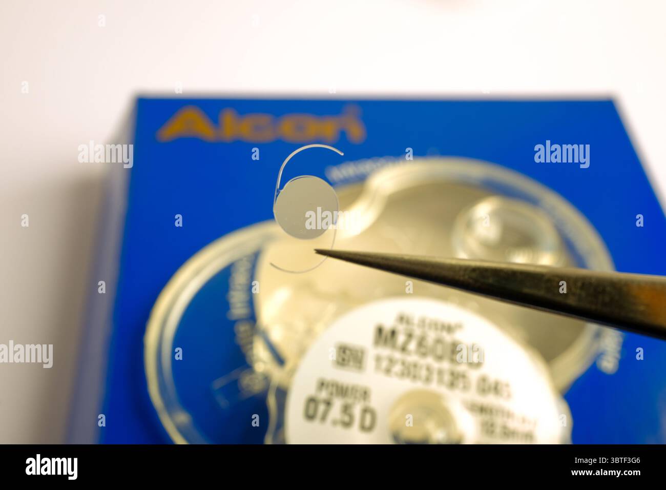 Alcon lens hi-res stock photography and images - Alamy