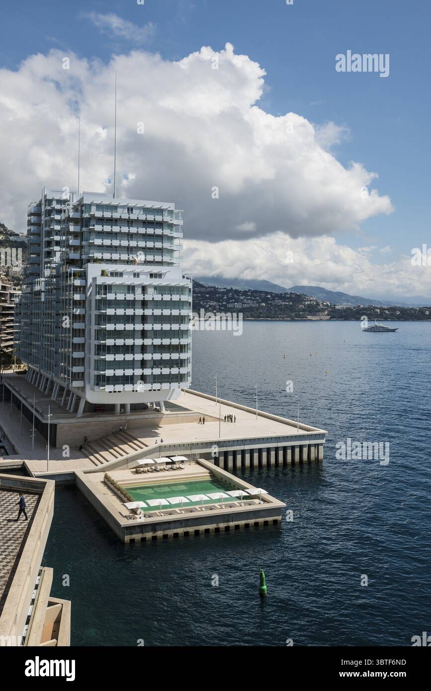 Luxury flats by the sea, architect Renzo Piano, Petit Portier, Monte ...