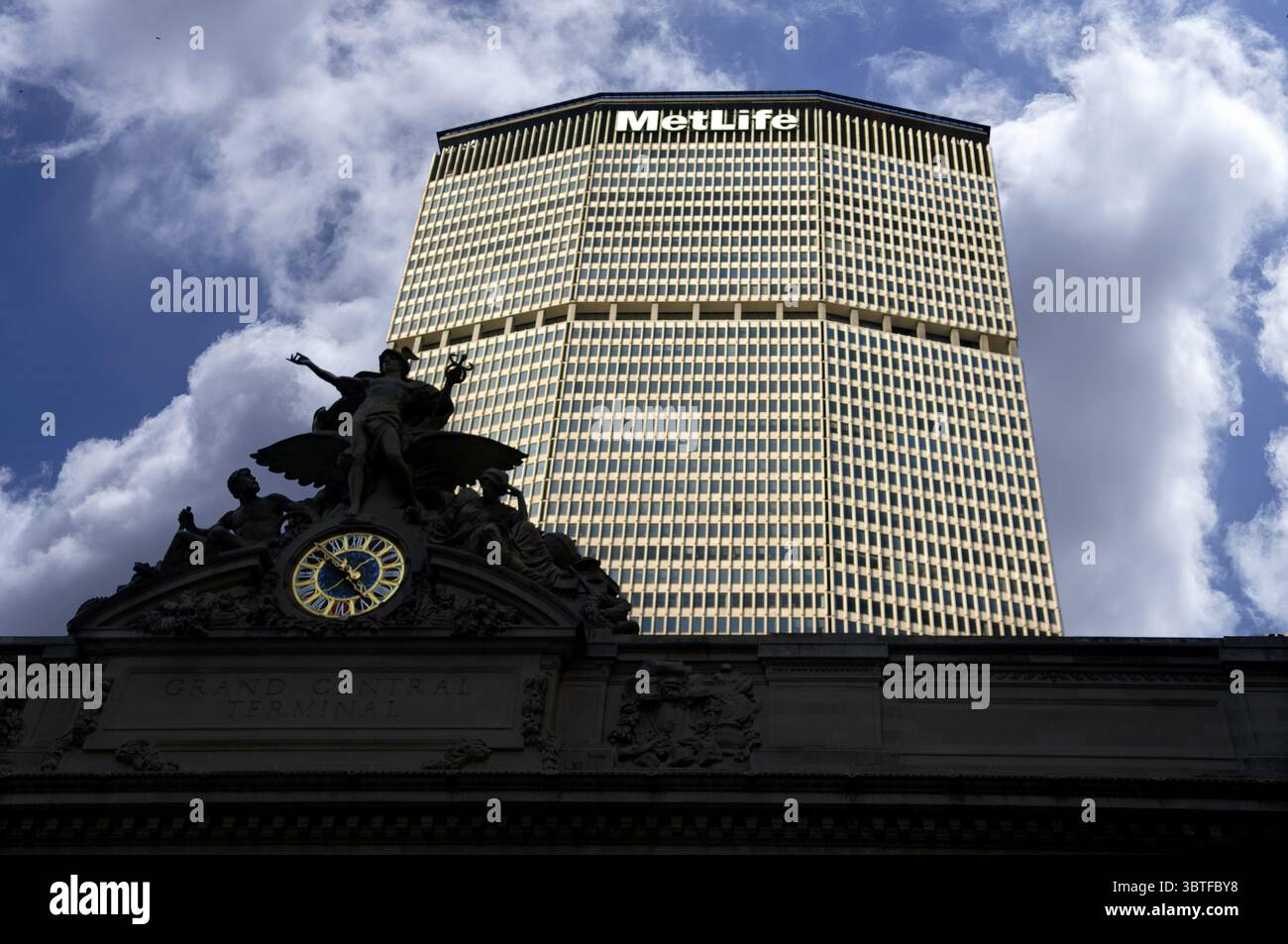 The MetLife Building, office building, built 1960 to 1963, front ...