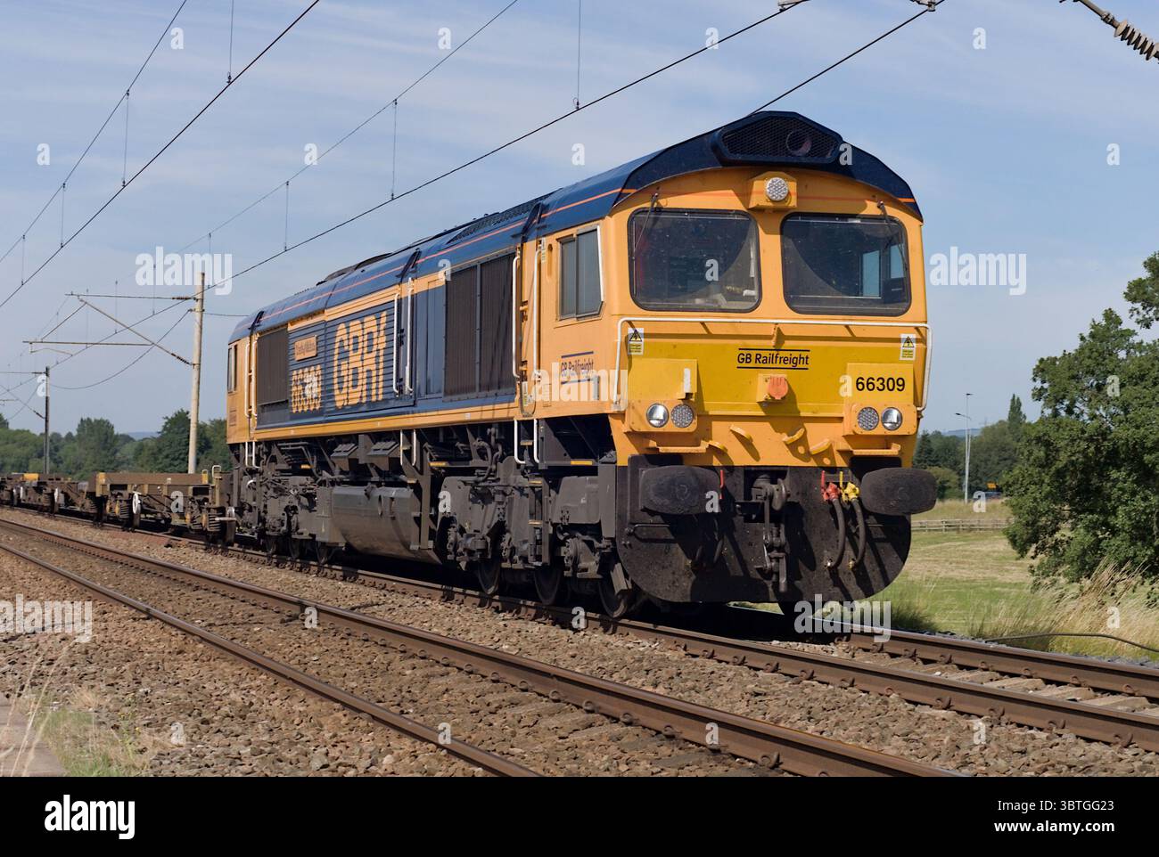 A GBRF class 66 locomotive No 66309 heads the Trafford Park to ...