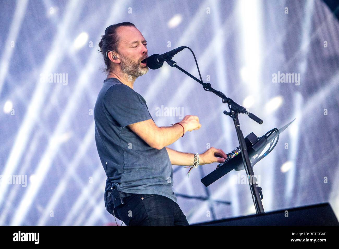 Radiohead tour hi-res stock photography and images - Alamy