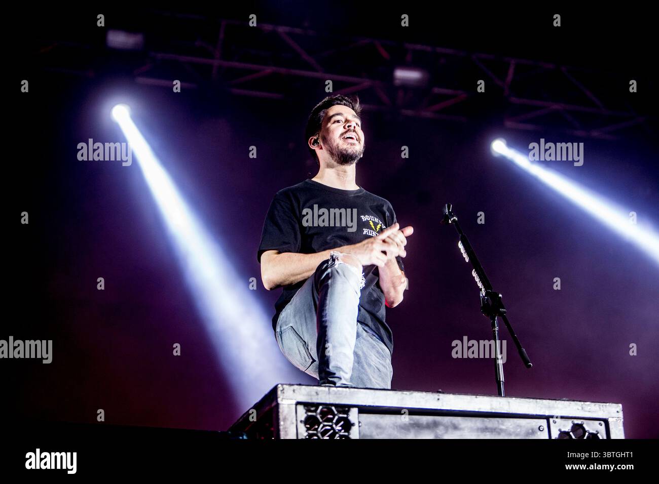 Linkin park drums hi-res stock photography and images - Alamy