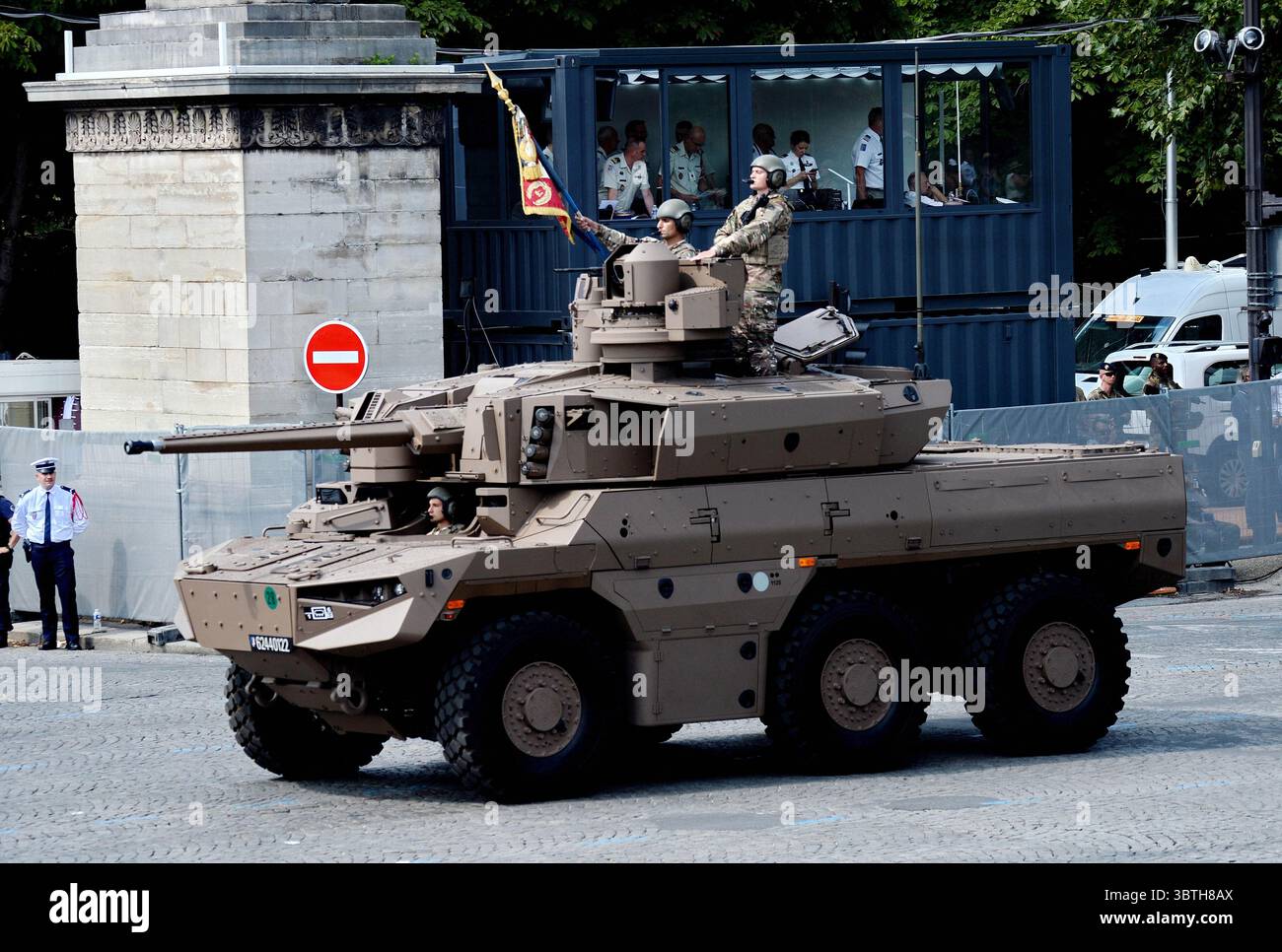 Parade of motorized troops on the Champs Elysées on the occasion of the ...