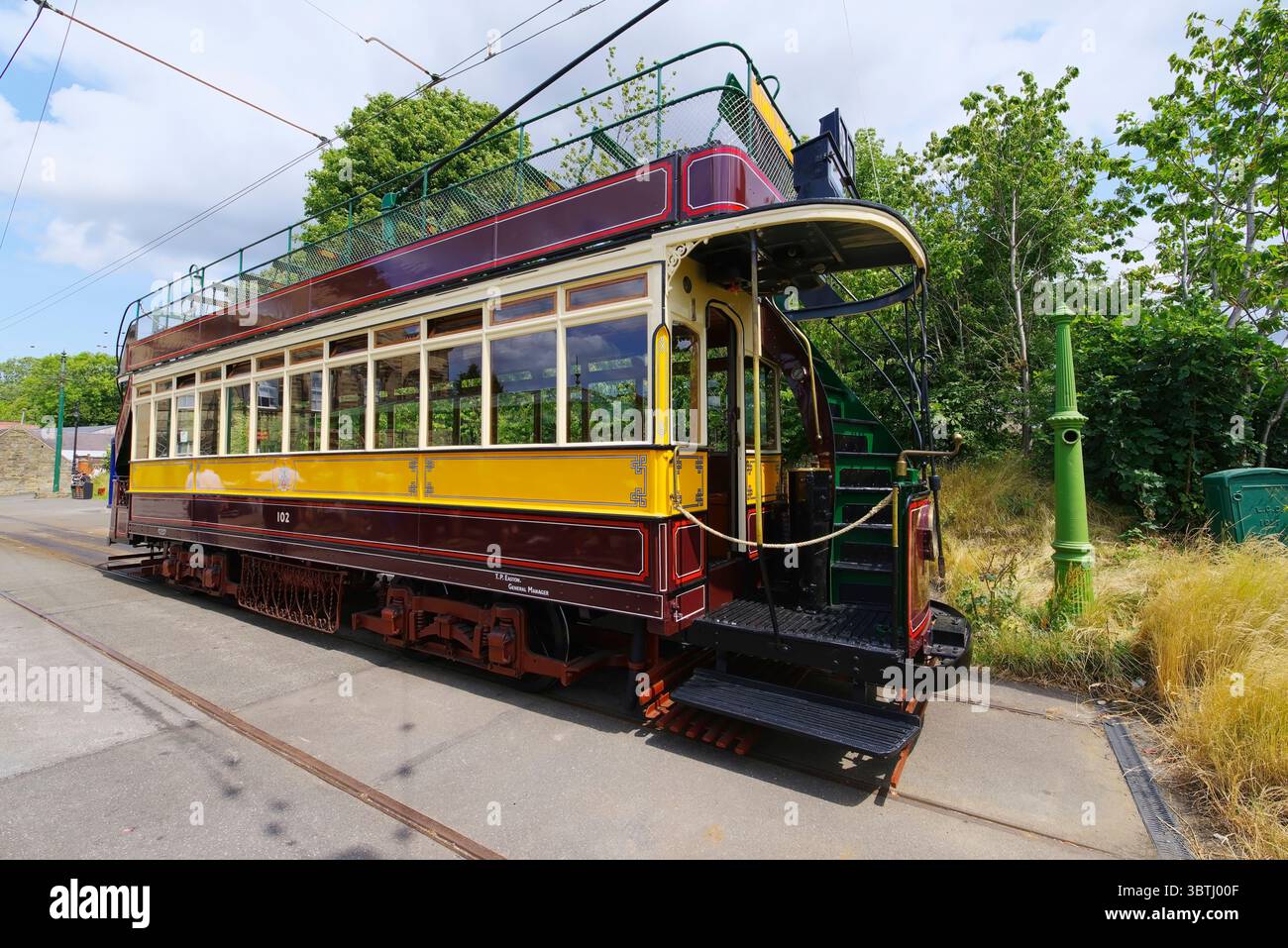 Brill 27g2 bogies hi-res stock photography and images - Alamy