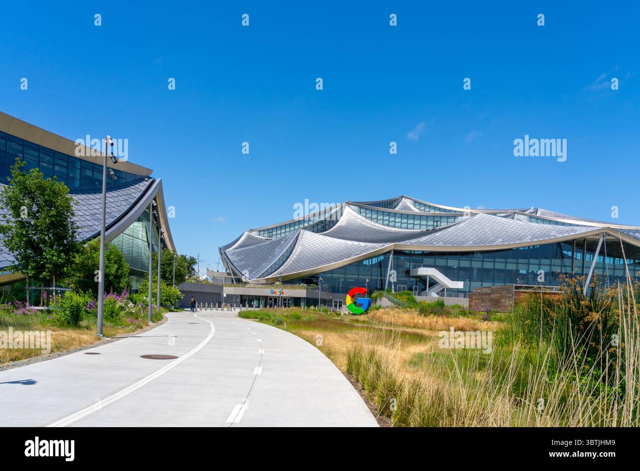 Exterior view of Google Bay View corporate campus in Mountain View ...