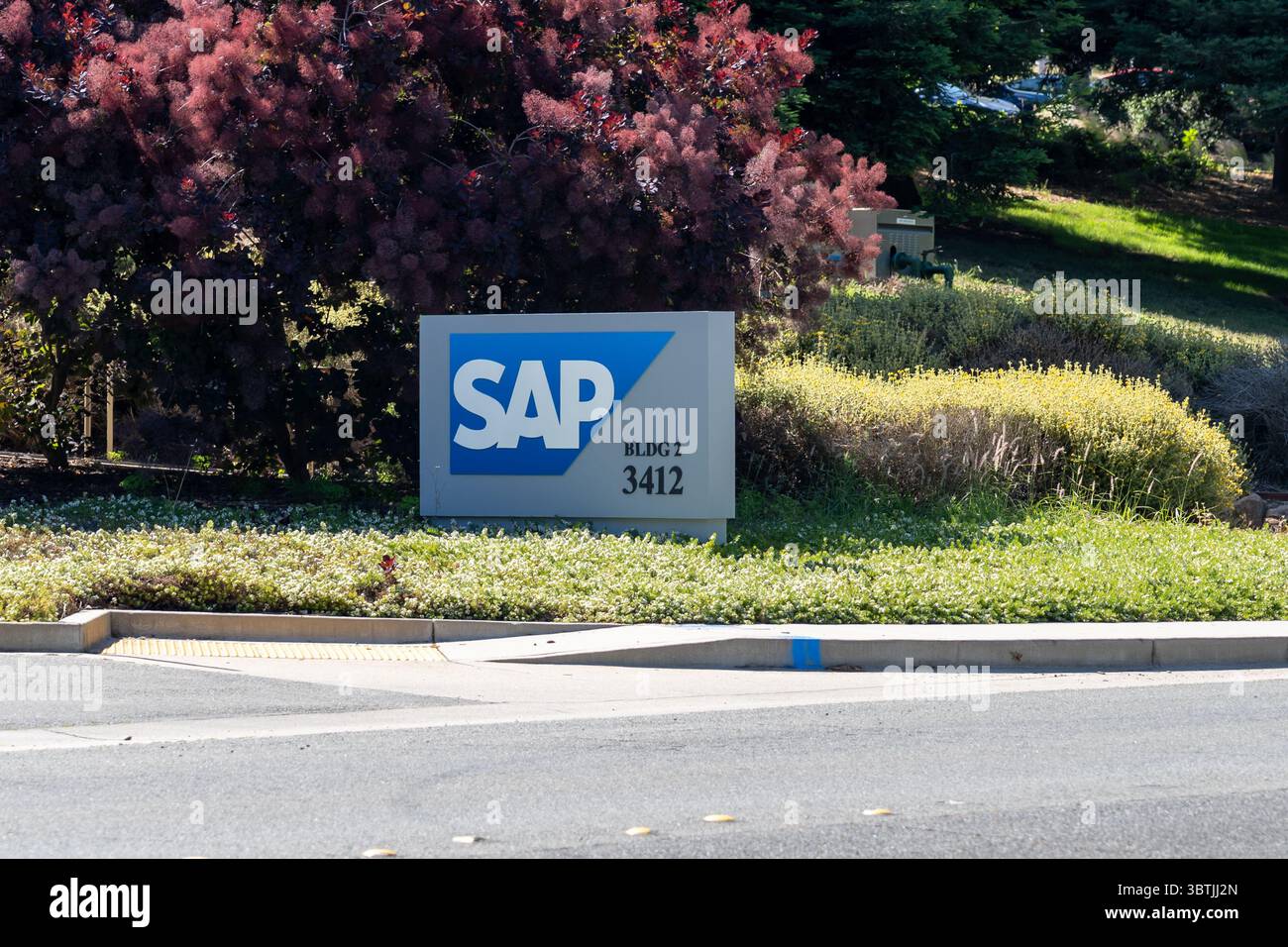 A ground sign of SAP Labs (PAL01) on Hillview Ave in Palo Alto ...