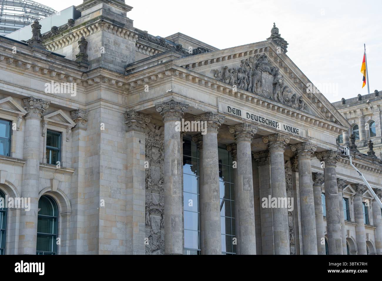 Front view of the Reichstag building with the inscription To the German ...