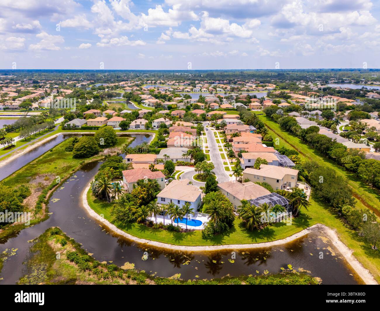 Aerial photo luxury homes in Wellington Florida. Private HOA ...
