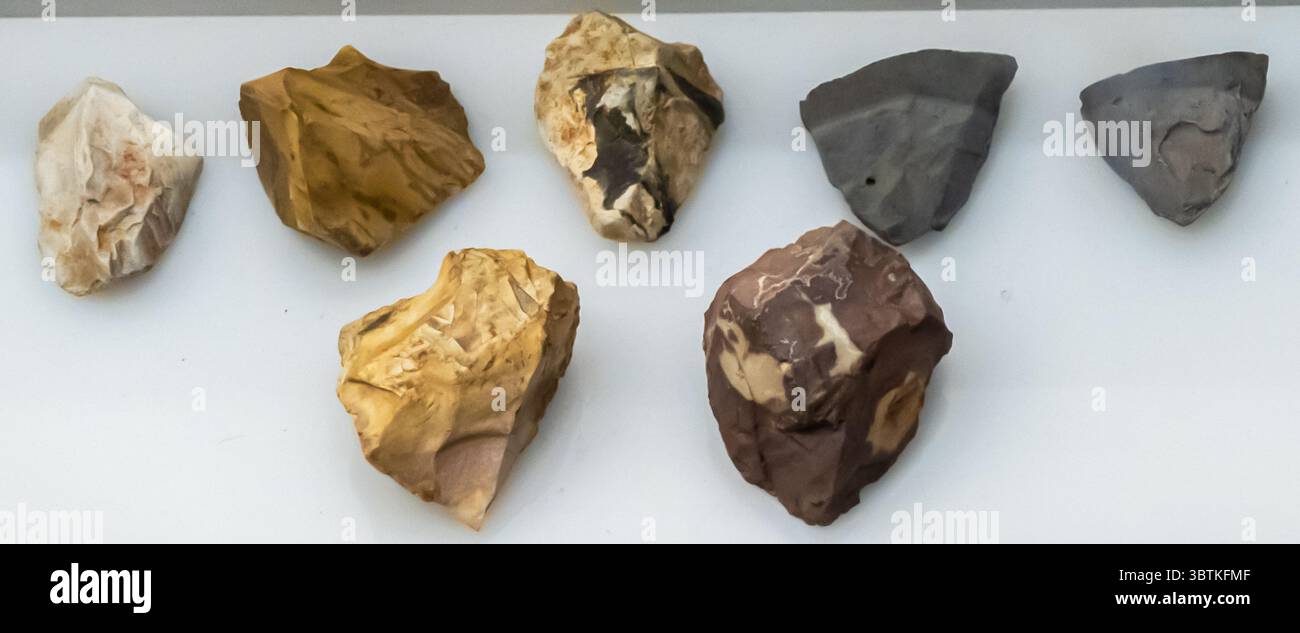 Paleolithic flaked stone tools, 100000 years ago, Mansuli, abah ...