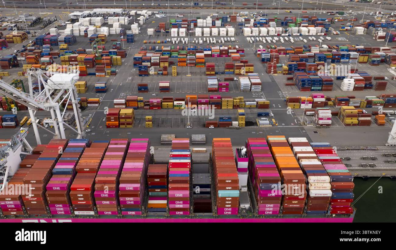 Long Beach, United States - 07 April 2025: Aerial view of a vibrant ...