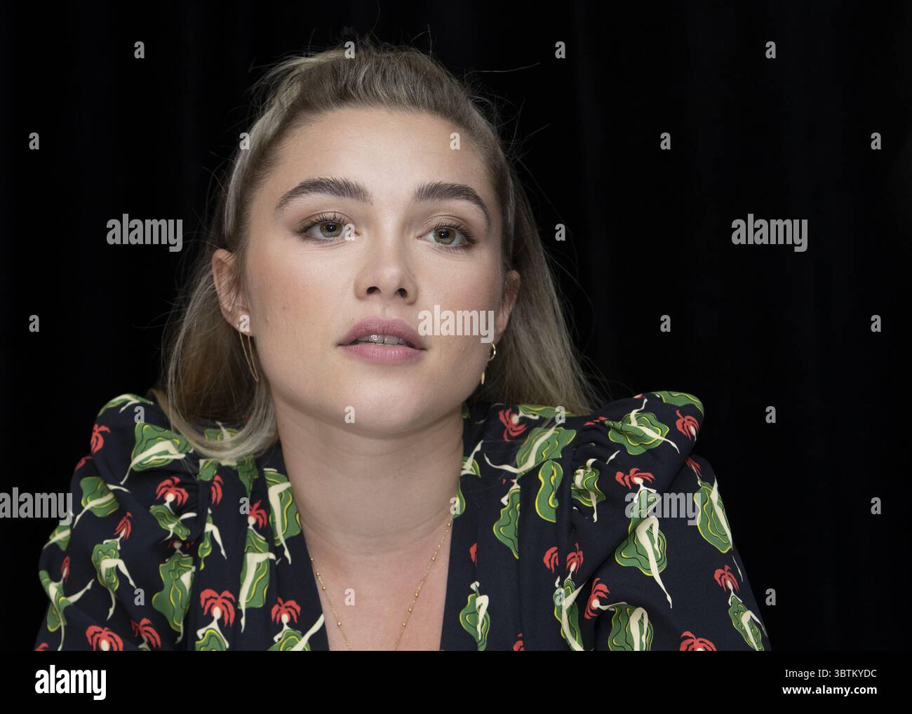 October 28 2019 Hollywood California Usa Florence Pugh Promotes
