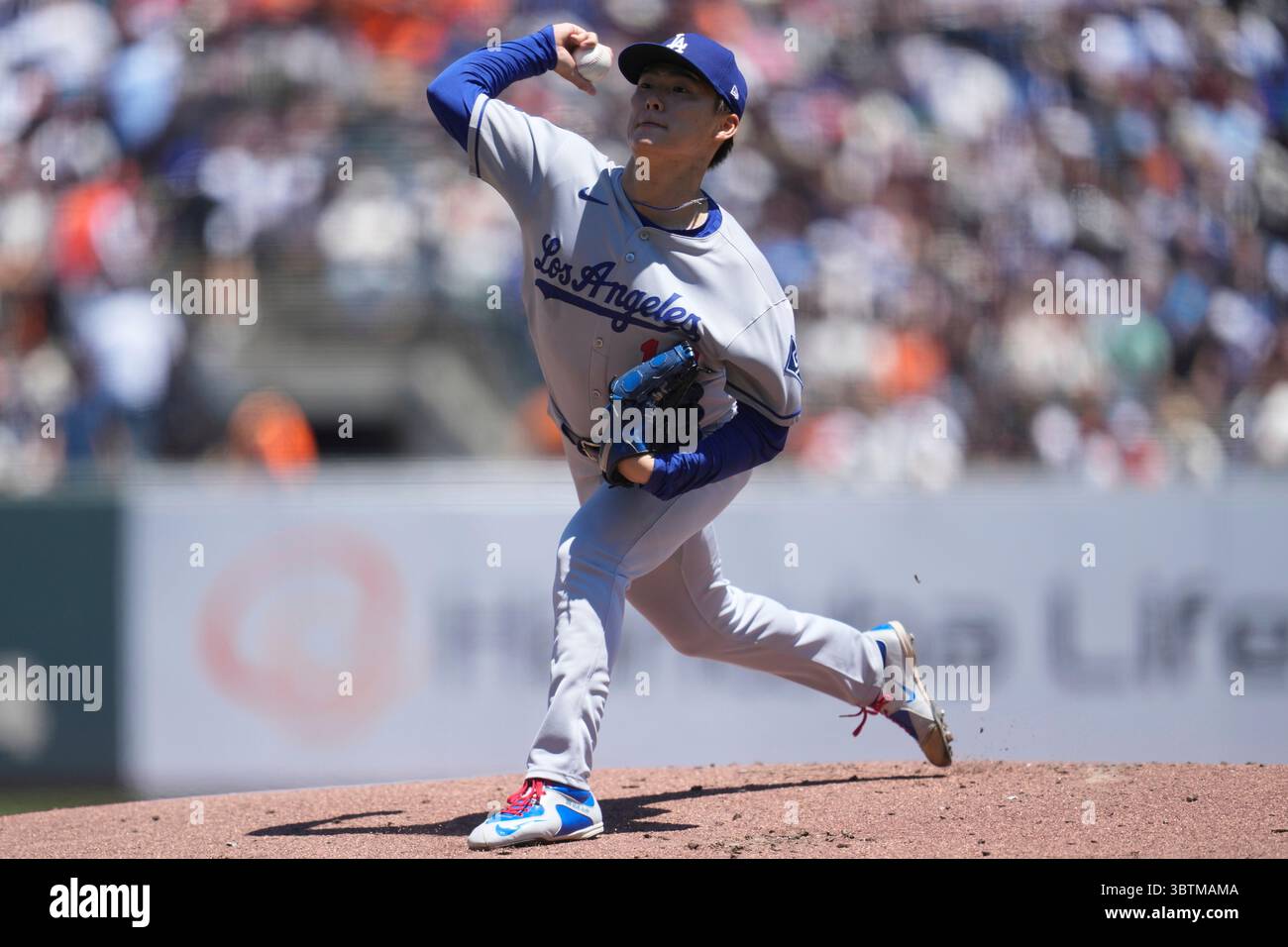 Los Angeles Dodgers pitcher Yoshinobu Yamamoto during a baseball game ...