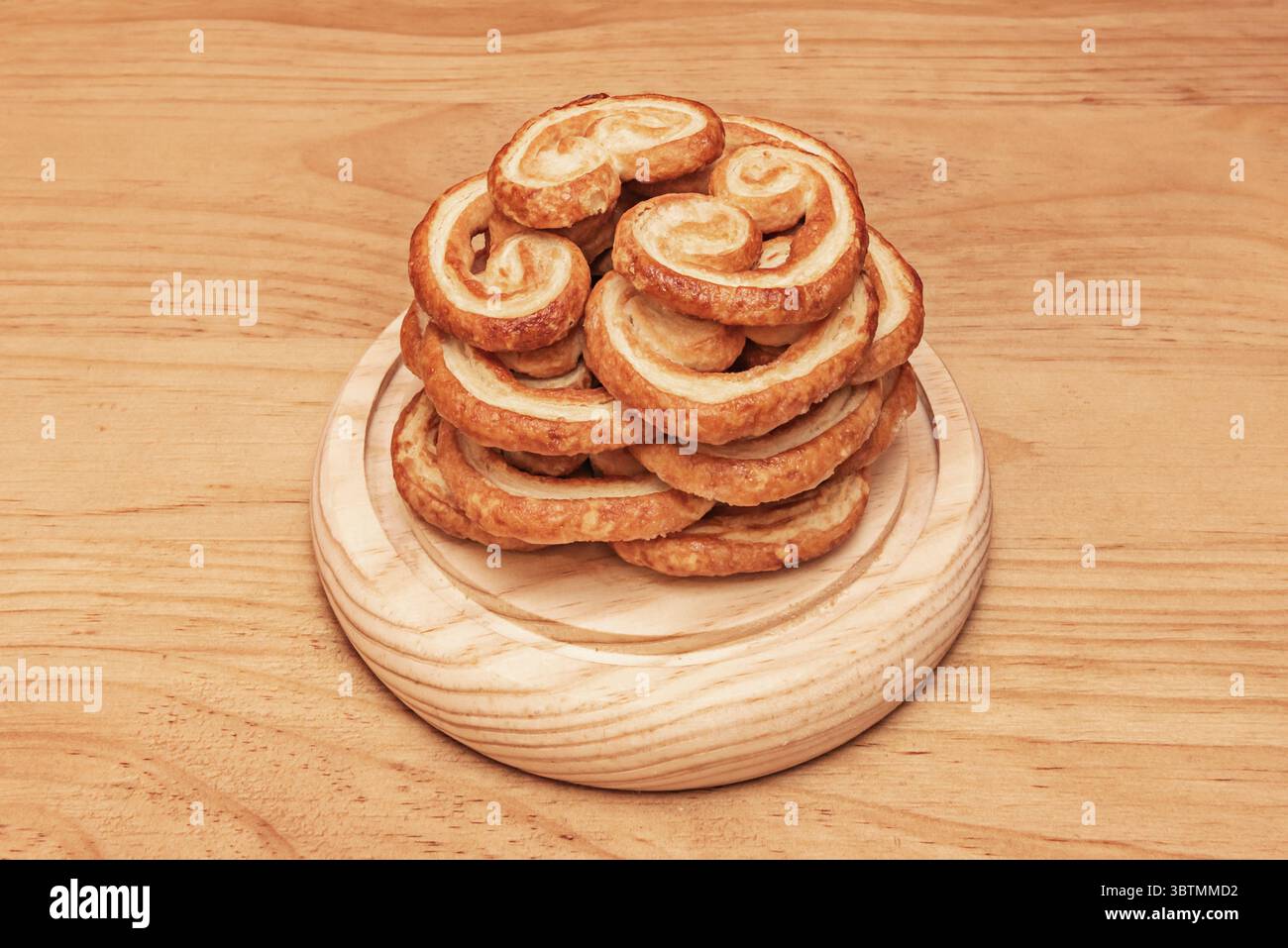 The classic and comforting flavor. Ground cinnamon is mixed with sugar ...