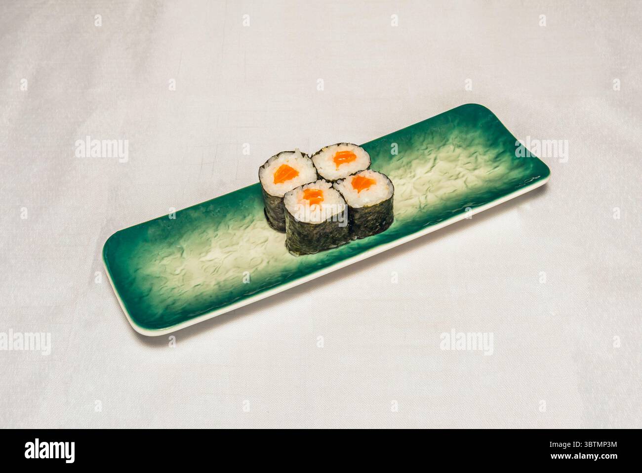 Types of Maki: Traditional and Popular Varieties Stock Photo - Alamy