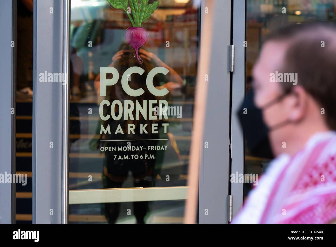 Seattle, USA. 15th Jul 2025. Just after 9:00am the Democratic ...