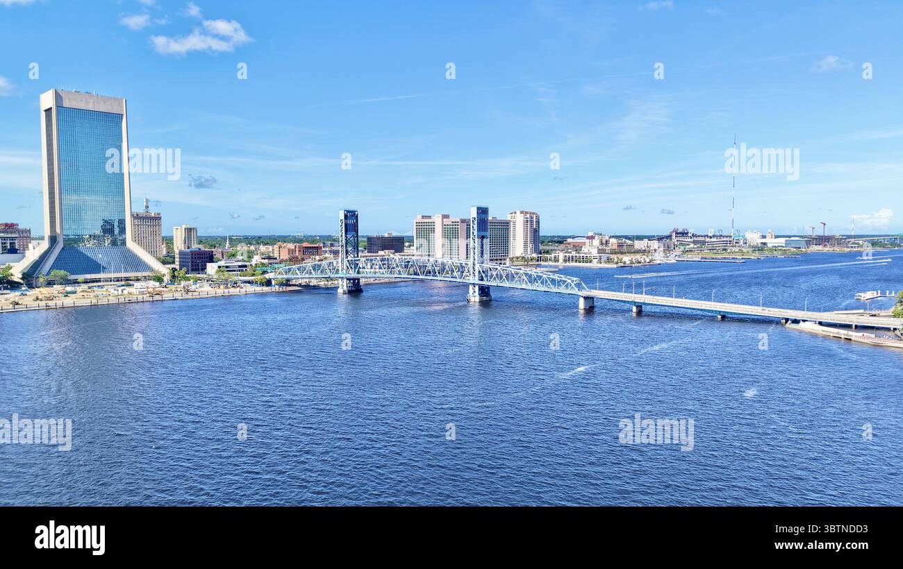 Jacksonville drone view downtown main hi-res stock photography and ...