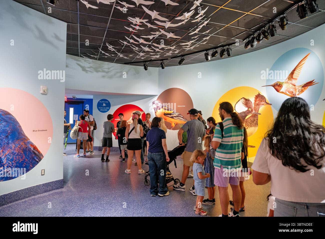 WASHINGTON DC — Visitors line up to enter the seashore walkthrough ...