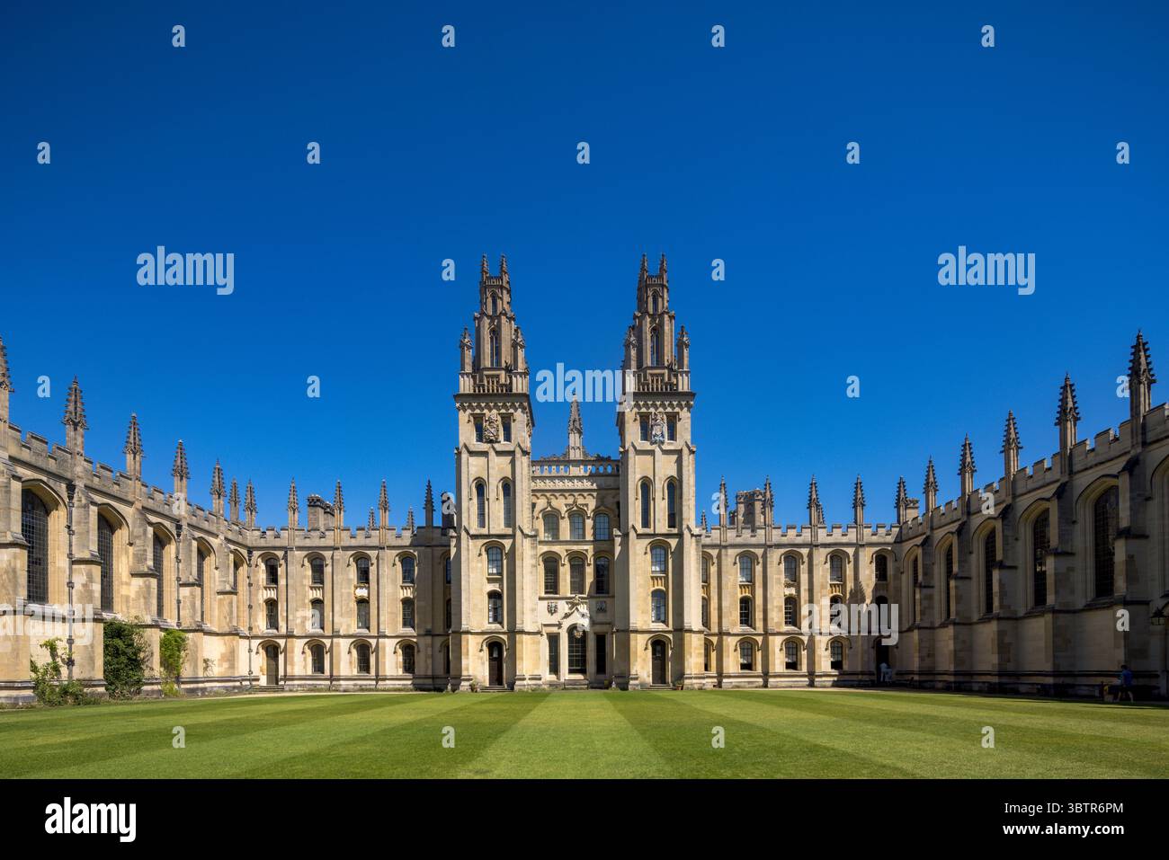 north quadrangle, designed by Hawksmoor, All Souls College, University ...