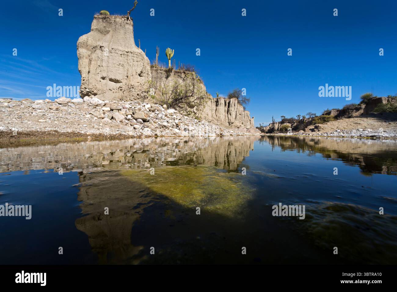 A visit ar San Juan Raya, desert town where there are many fossils ...
