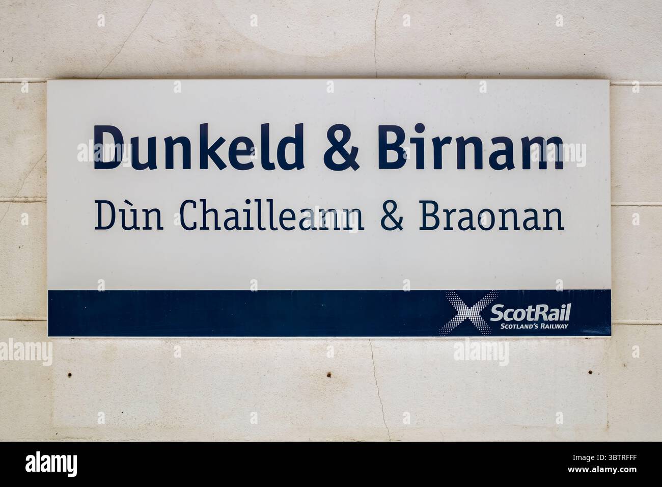 Dunkeld and birnam station hi-res stock photography and images - Alamy