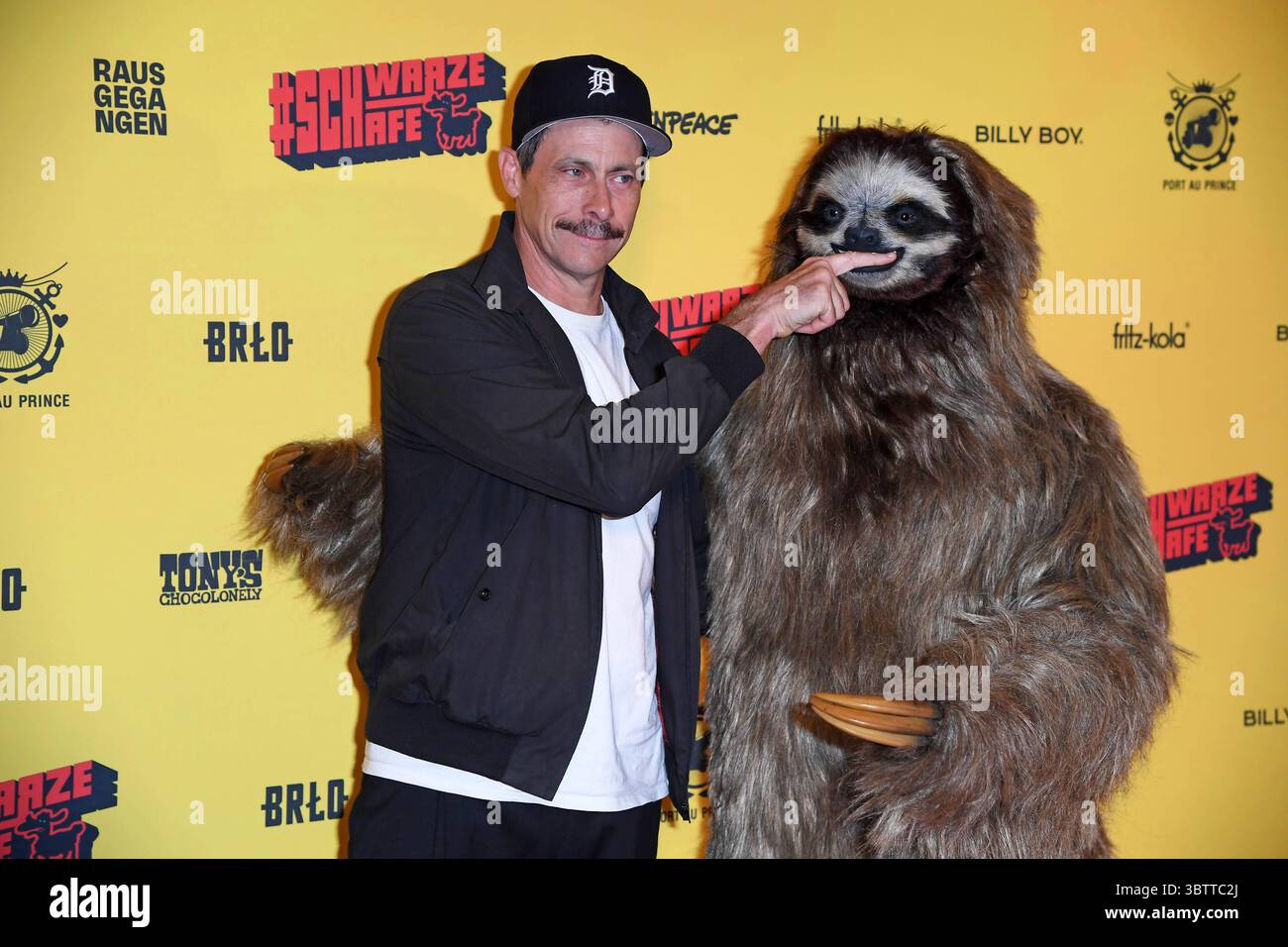 Marc Hosemann bei der SchwarzeSchafe Premiere im Kino in der ...