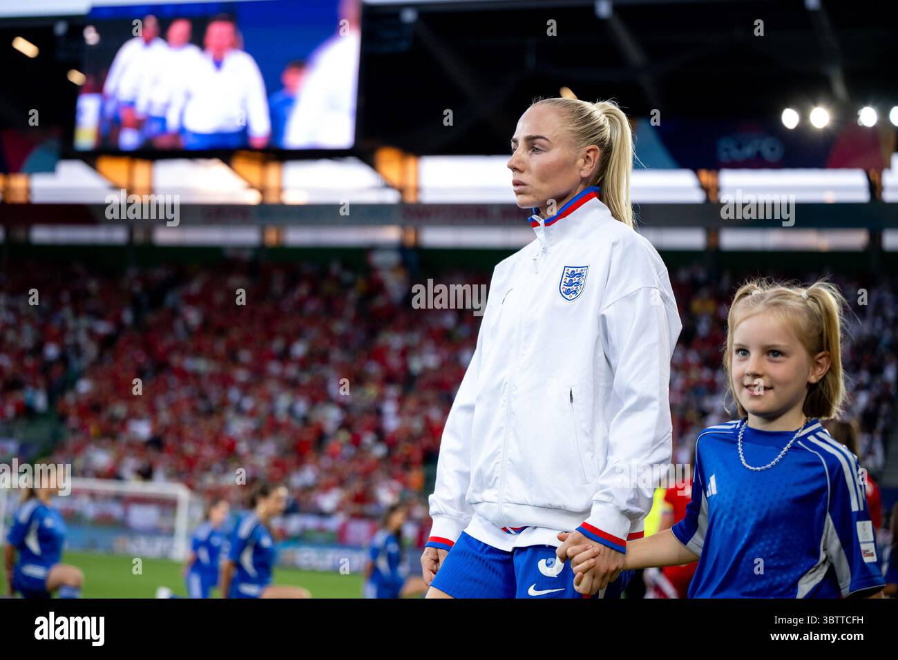 Alex Greenwood (England, #05) beim Einlaufen, SUI, England vs Wales ...