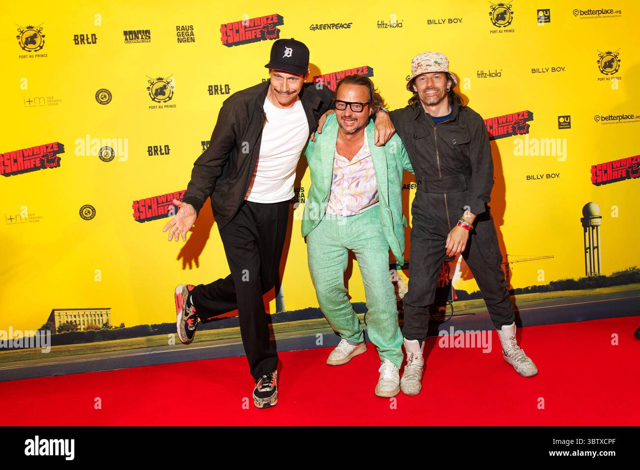 Premiere - SchwarzeSchafe Marc Hosemann, Oliver Rihs und Tobias Jundt ...