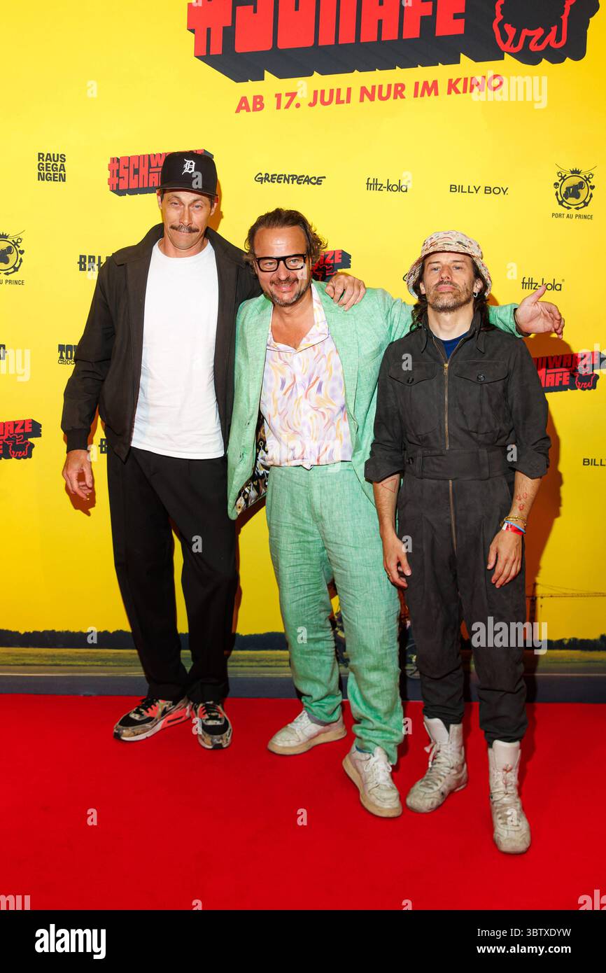 Premiere - SchwarzeSchafe Marc Hosemann, Oliver Rihs und Tobias Jundt ...