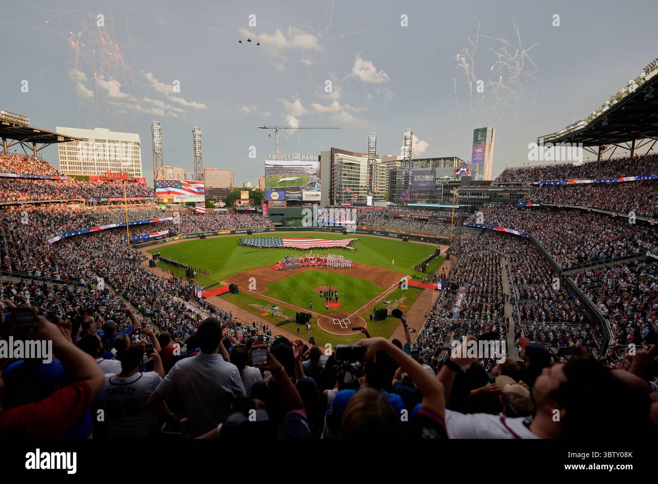 Military aircraft flyover during the national anthem before the MLB ...