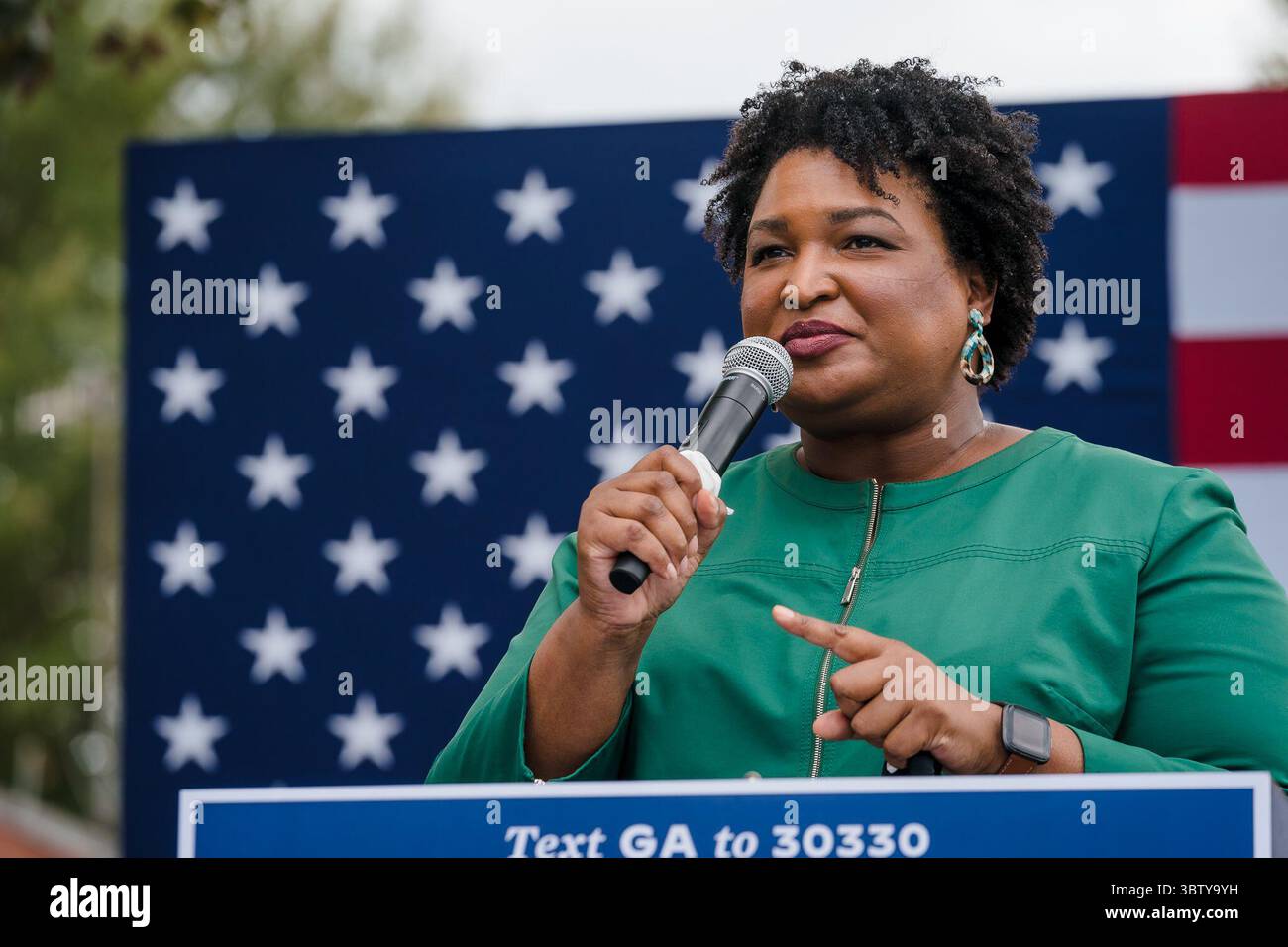 Voting in georgia stacey abrams hi-res stock photography and images - Alamy
