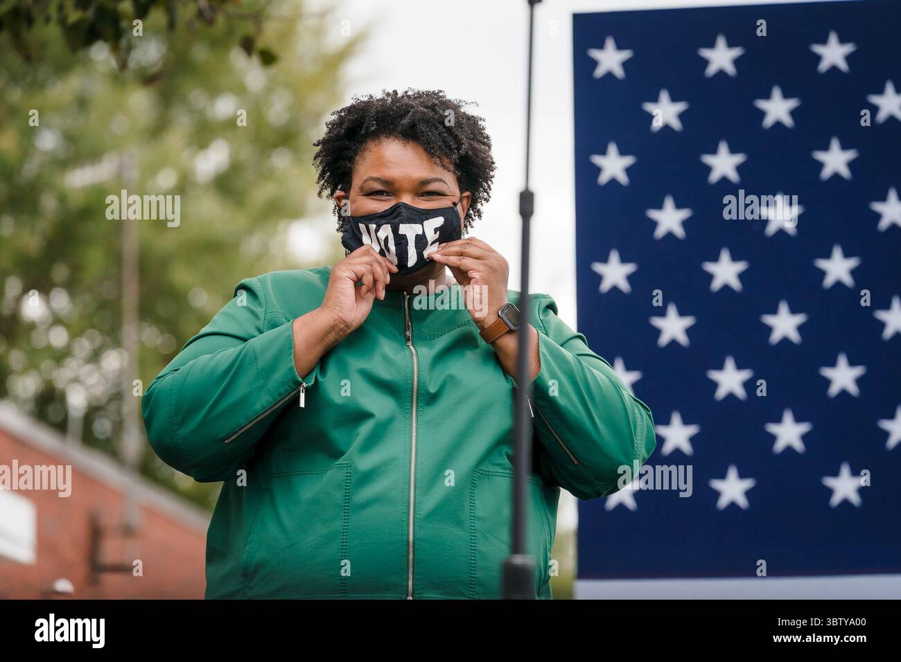 Voting in georgia stacey abrams hi-res stock photography and images - Alamy