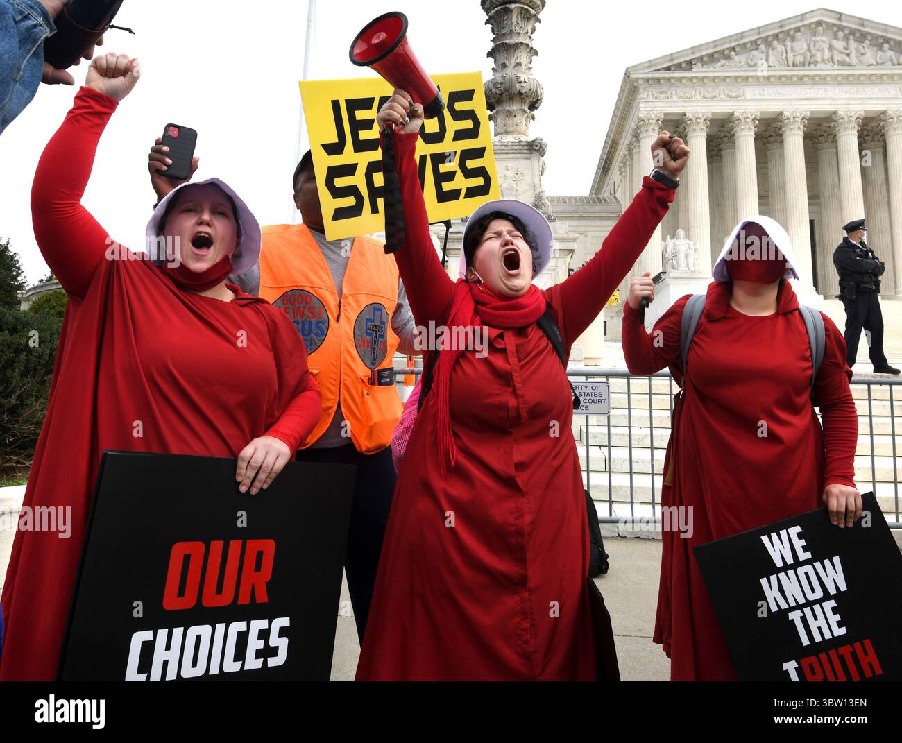 October 26, 2020, Washington, DC, USA: Opposing views collide as ...
