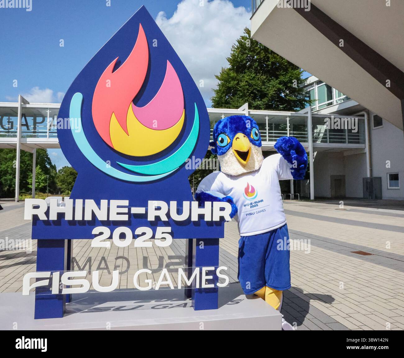 (250716) -- ESSEN, July 16, 2025 (Xinhua) -- The Rhine-Ruhr 2025 FISU ...