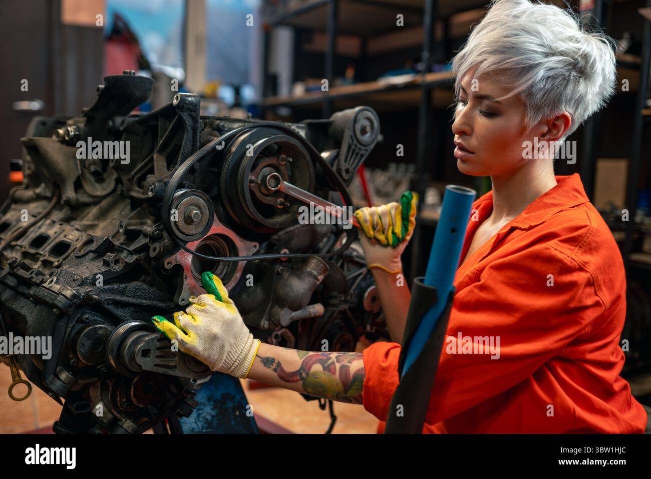 Automotive repair scene engine hi-res stock photography and images - Alamy