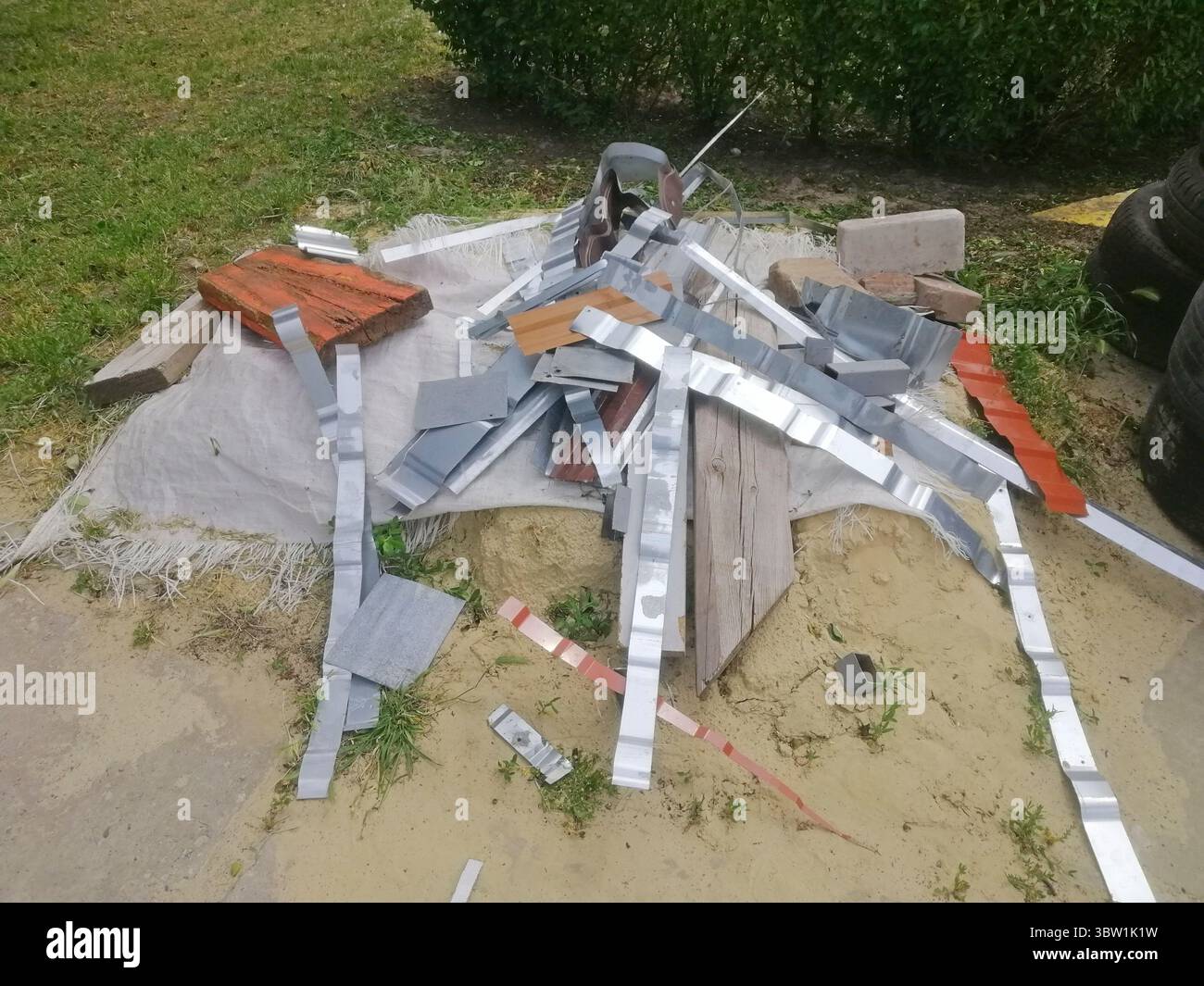 Scattered insulation material hi-res stock photography and images - Alamy