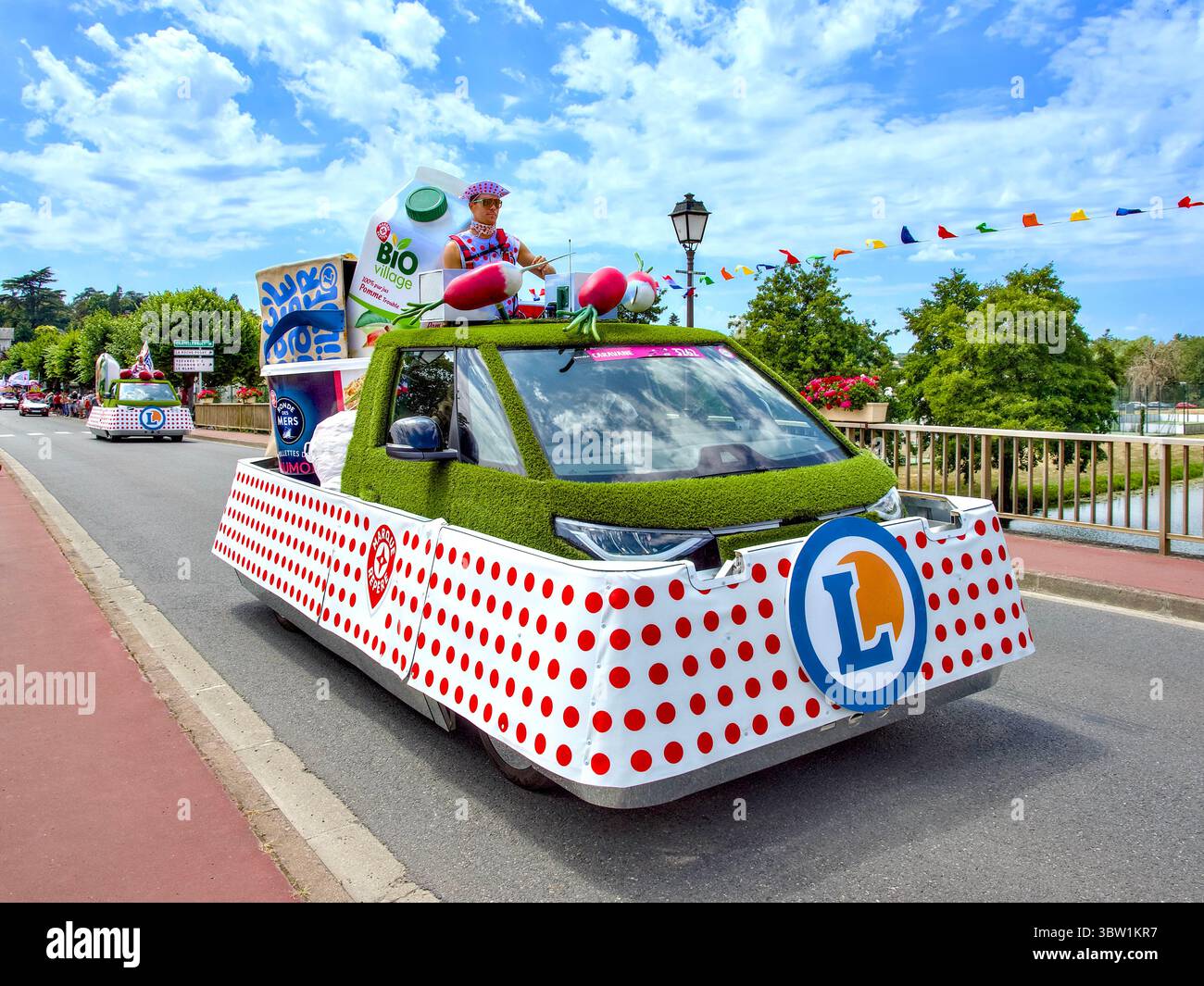 "Leclerc" supermarkets advertising publicity vehicle - part of La ...