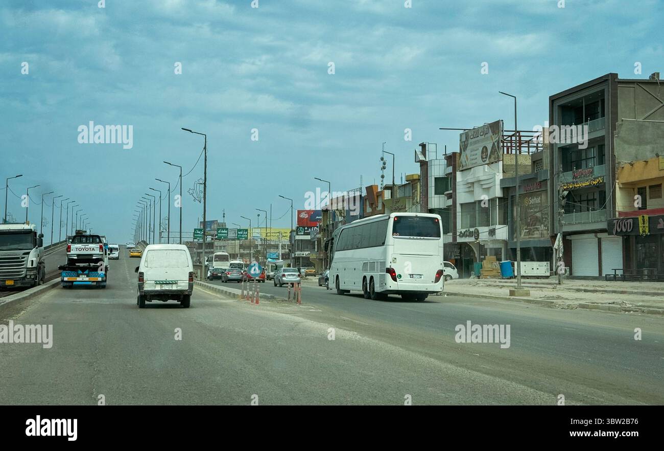 Vehicles buses navigate bustling city hi-res stock photography and ...
