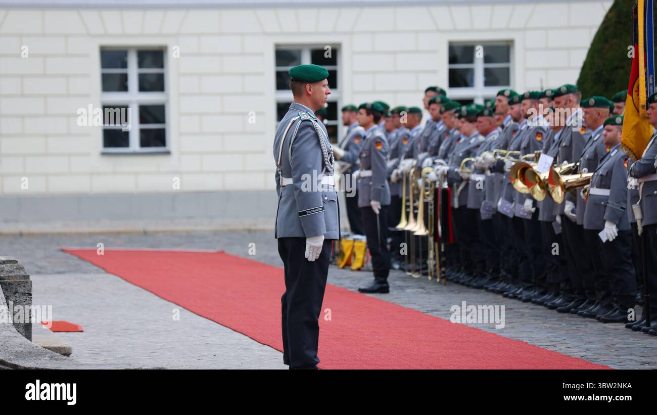 Berlin, Germany, 16th Juli 2025. Federal President Steinmeier welcomes ...