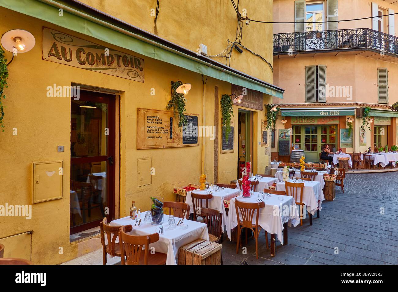 French street dining hi-res stock photography and images - Alamy