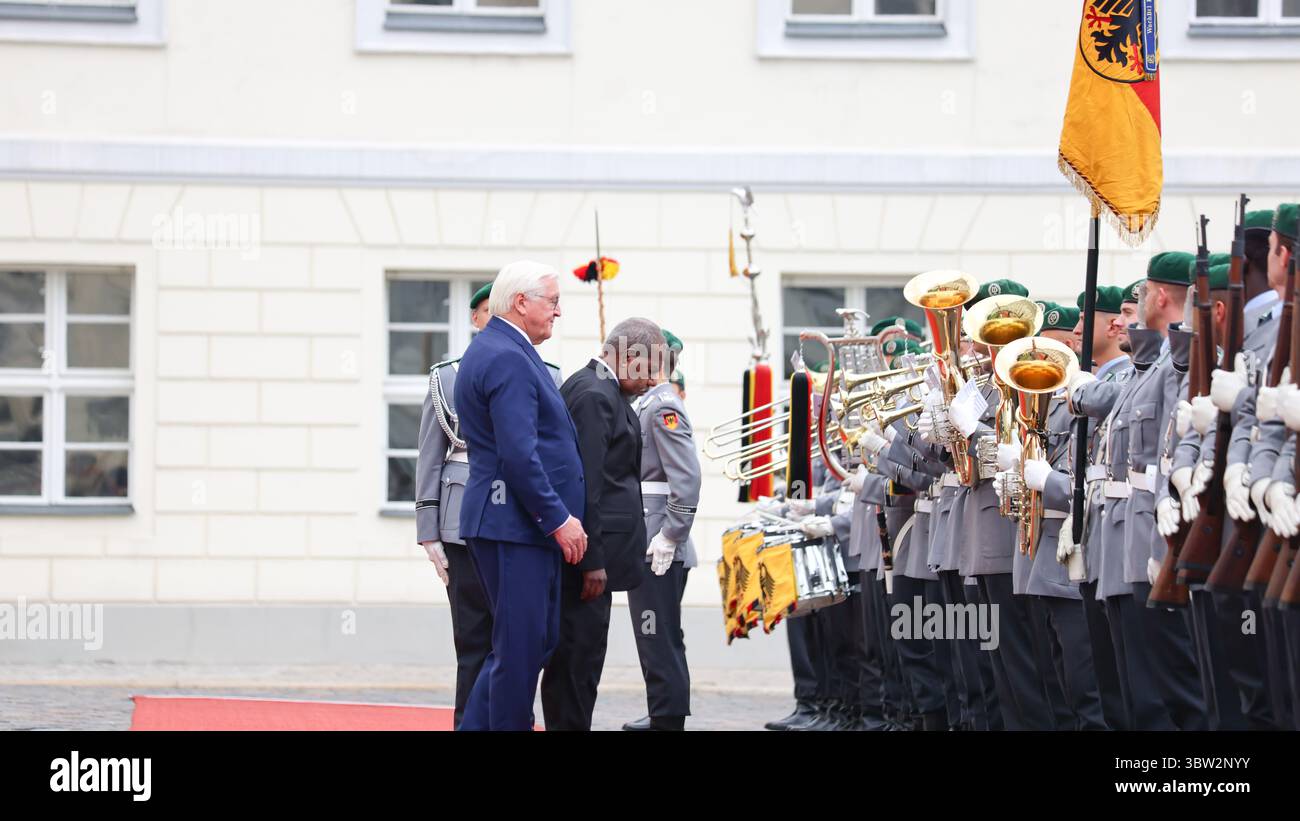 Berlin, Germany, 16th Juli 2025. Federal President Steinmeier welcomes ...