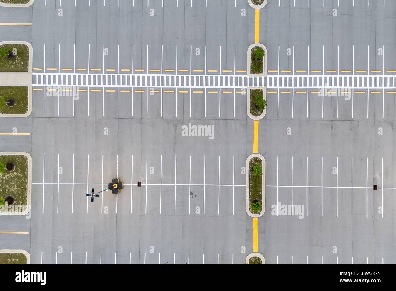 Parking lot traffic signs hi-res stock photography and images - Alamy