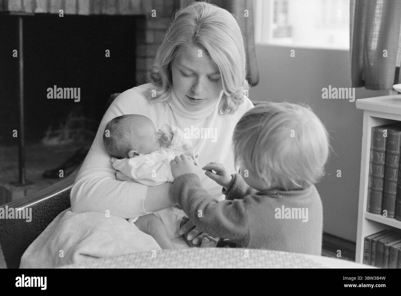 Aktuell 11 - 3 - 1970: She gave birth in a car. Mrs. Grete Wilvang had ...