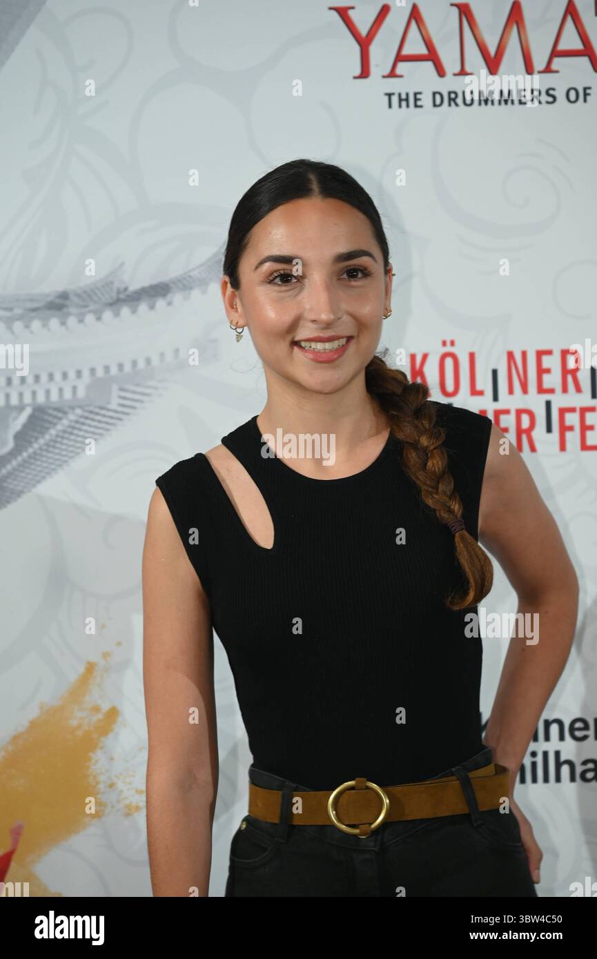 Schauspielerin Rona Özkan kommt zu YAMATO The Drummers of Japan - mit ...