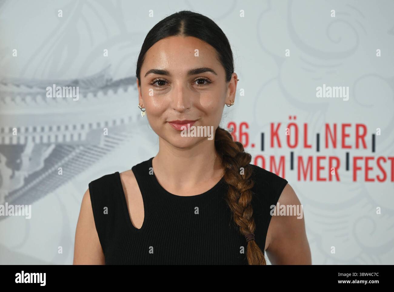 Schauspielerin Rona Özkan kommt zu YAMATO The Drummers of Japan - mit ...