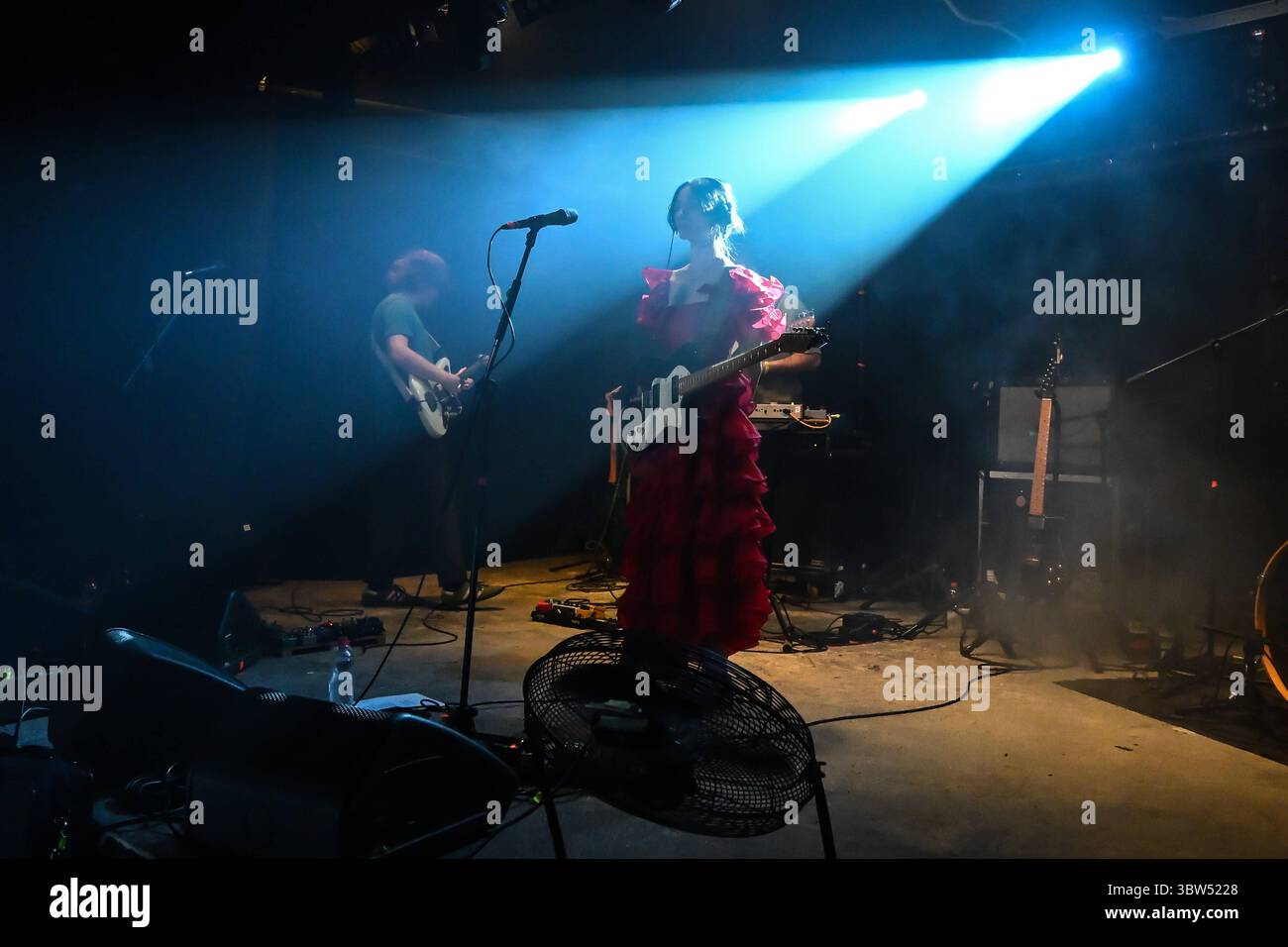 Music Concert - KING HANNAH Live at MONK Hannah Merrick of The King ...