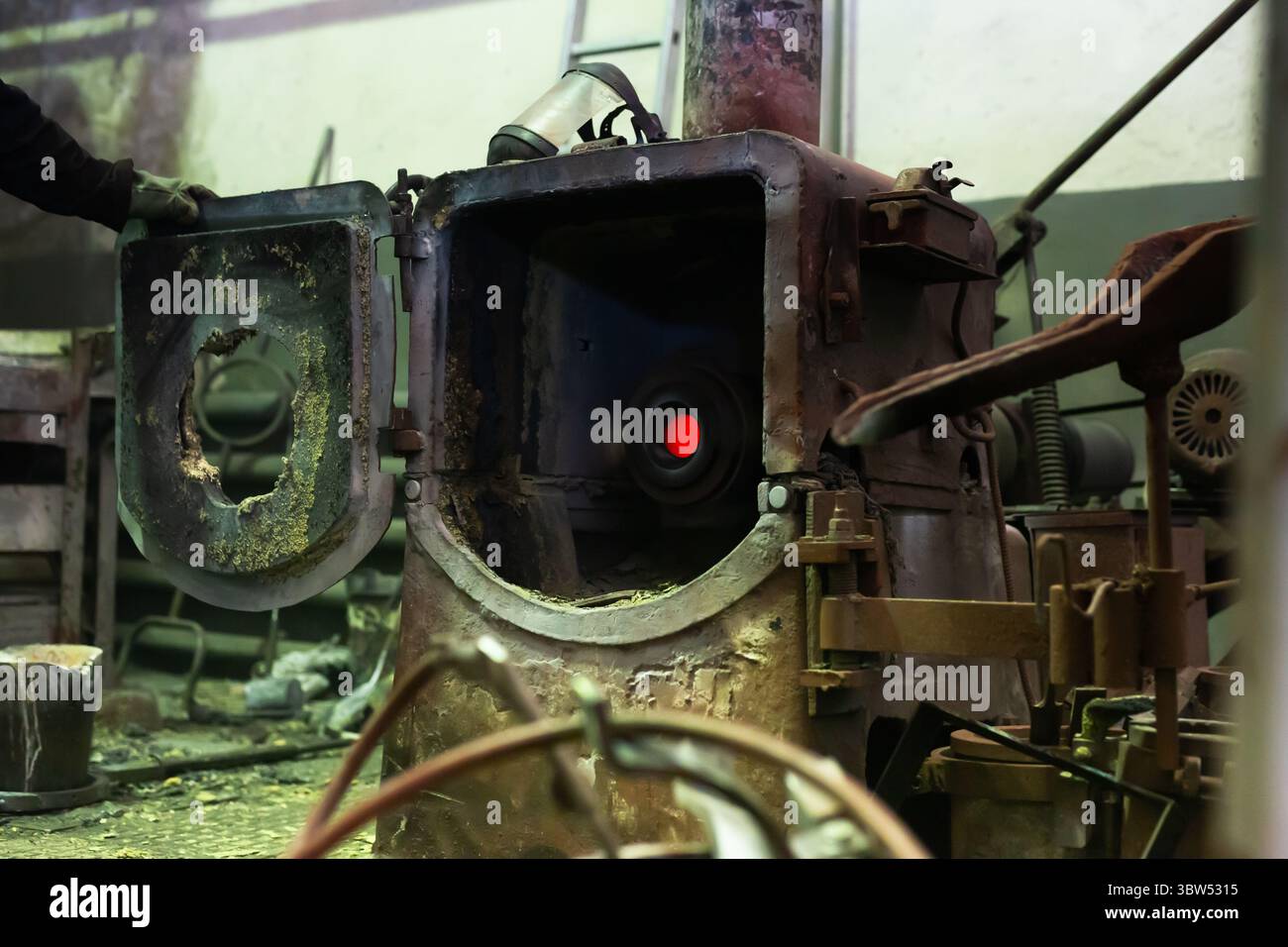 Foundry - casting non-ferrous metals in centrifugal metallurgical ...