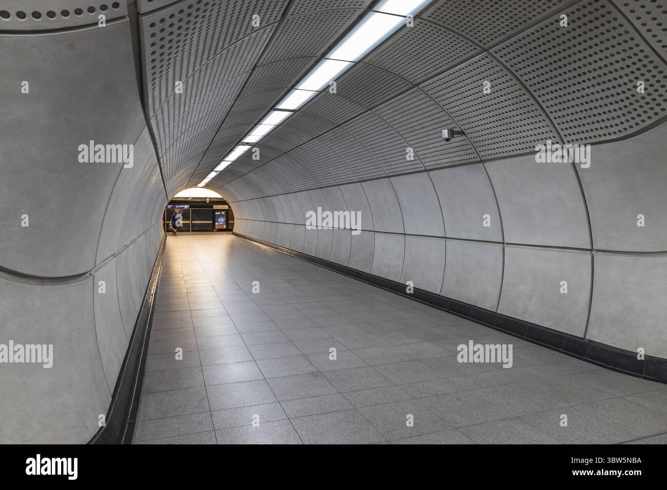 Tunnel vibe hi-res stock photography and images - Alamy
