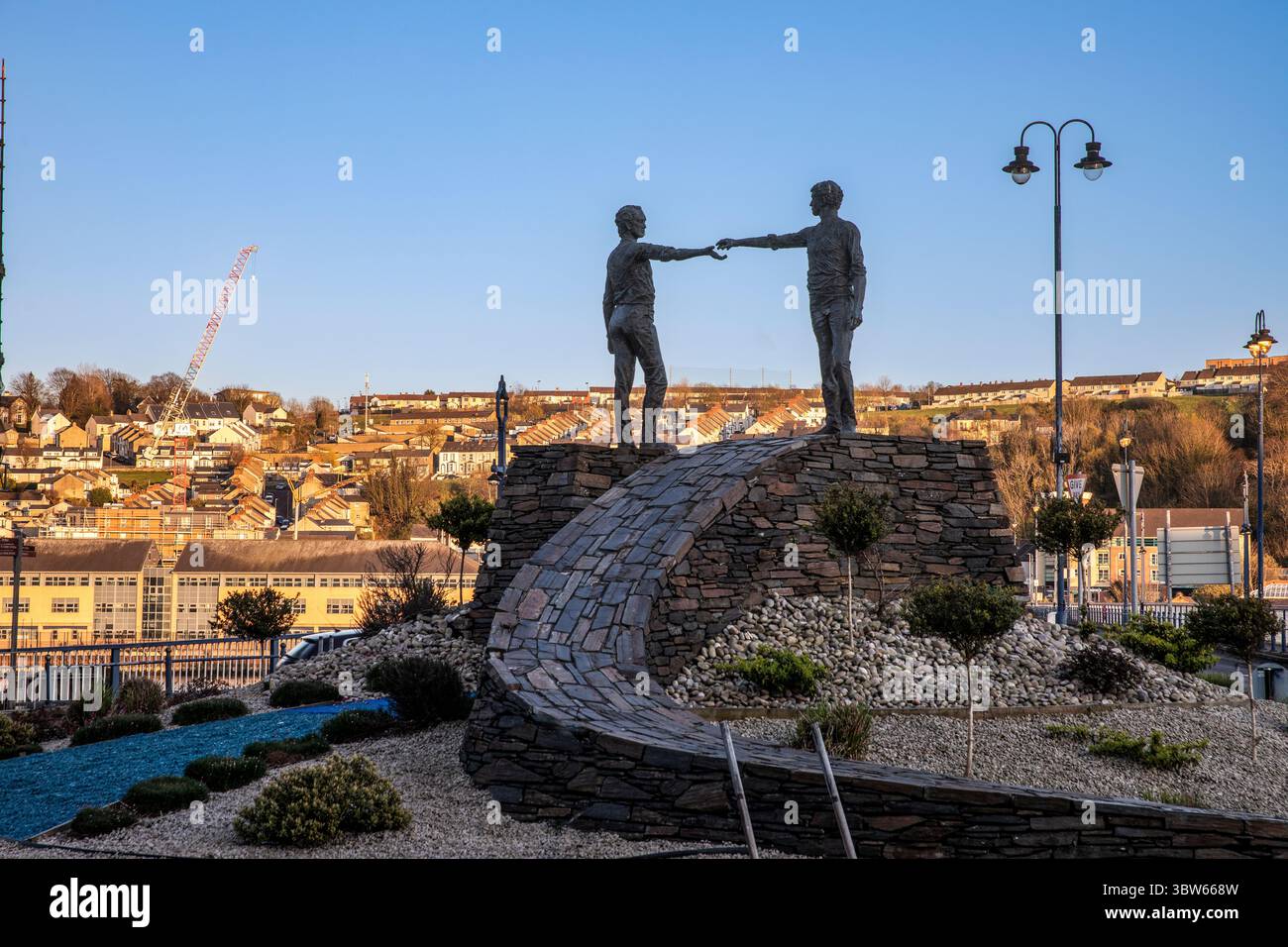 The peace statue hi-res stock photography and images - Alamy