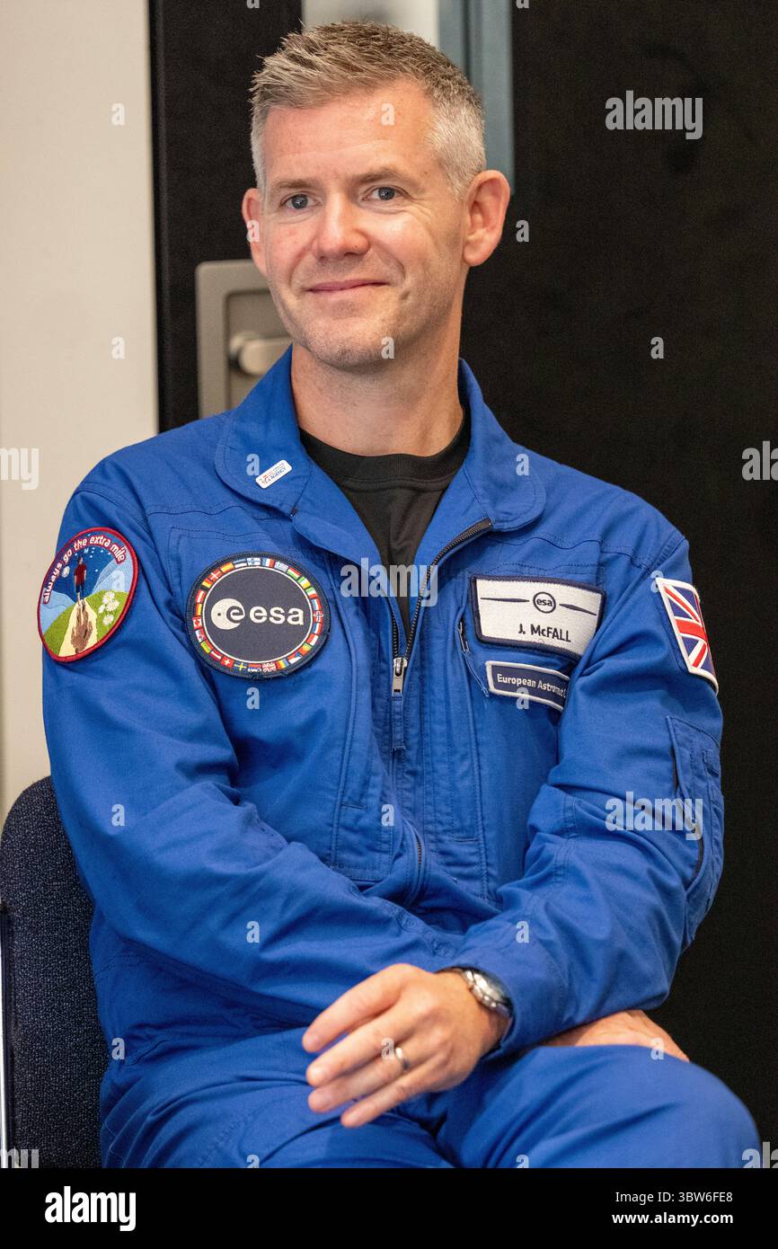John mcfall astronaut hi-res stock photography and images - Alamy
