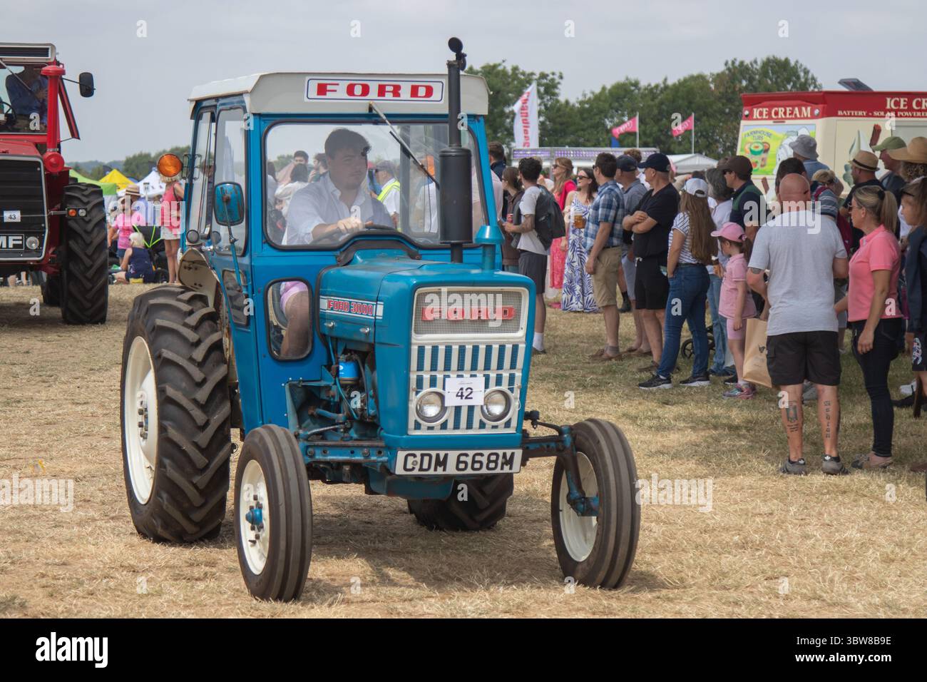Ford 3000 tractor hi-res stock photography and images - Alamy